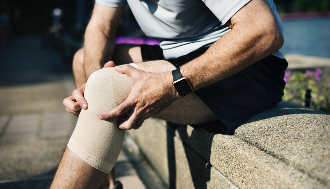 Why Does My Knee Hurt When I Bend it? – Bioregeneration